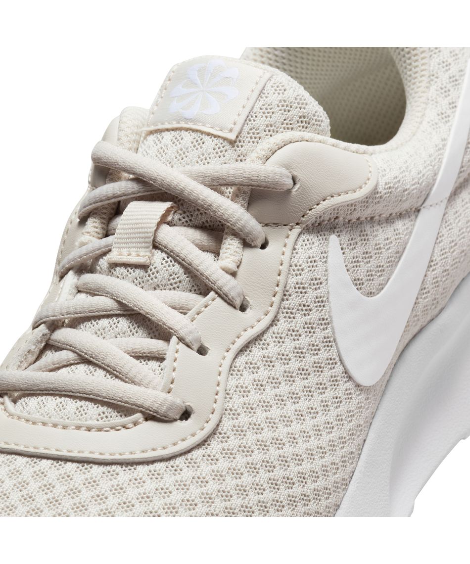 ナイキ(NIKE) スニーカー タンジュン DJ6257-106 | スポーツ用品ならヒマラヤオンラインストア【公式】