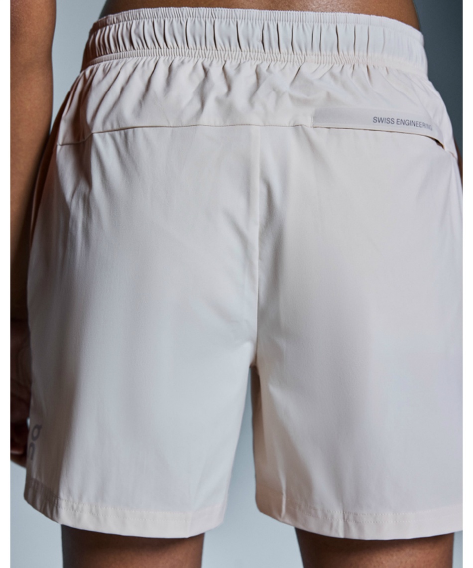 オン(On) ショートパンツ 5インチ Core ショーツ 1WF11050554 | スポーツ用品ならヒマラヤオンラインストア【公式】